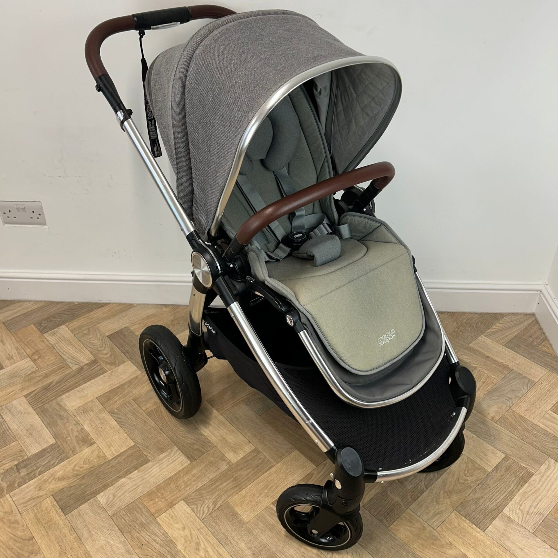 PRELOVED Mamas & Papas Ocarro Pushchair & Carrycot Travel System - Grey ...