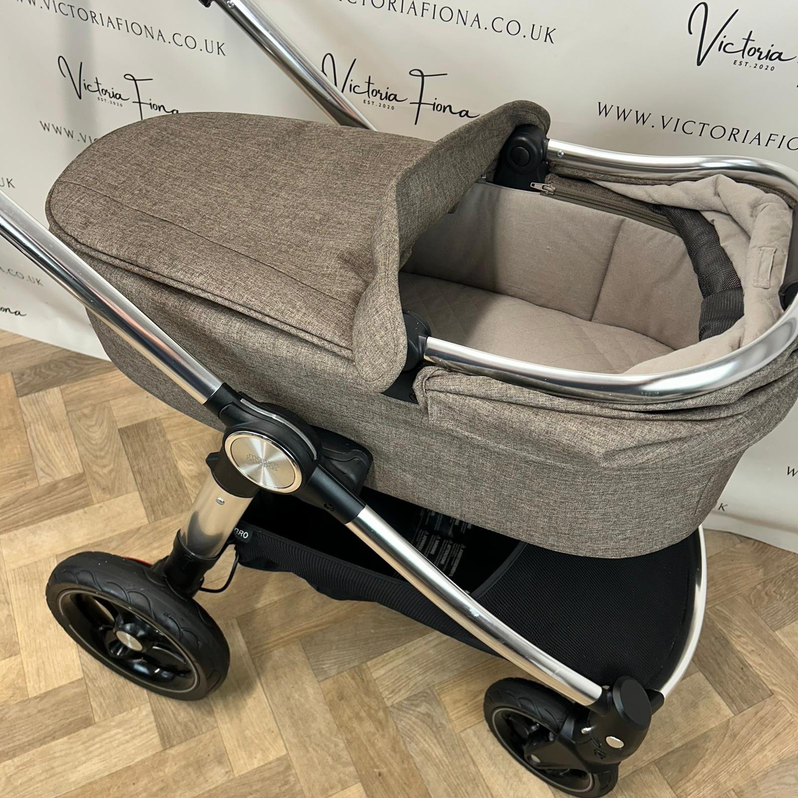 PRELOVED Mamas And Papas Ocarro Pushchair & Carrycot - Walnut Brown 🤎 ...