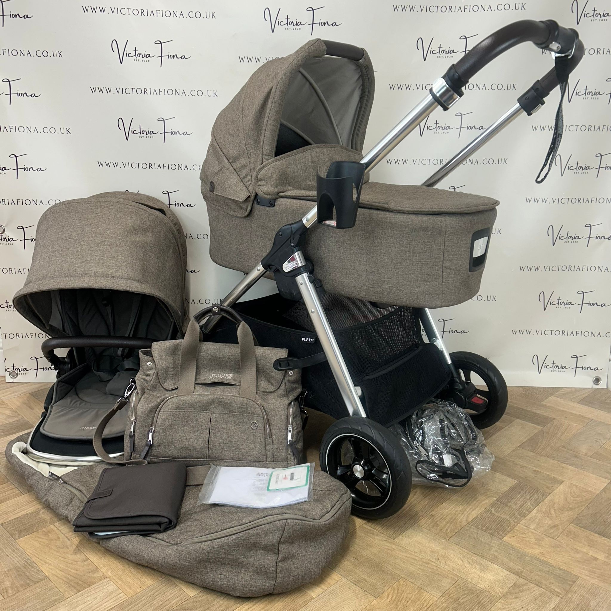 PRELOVED Mamas And Papas Flip xt3 Pushchair & Carry Cot Travel System ...