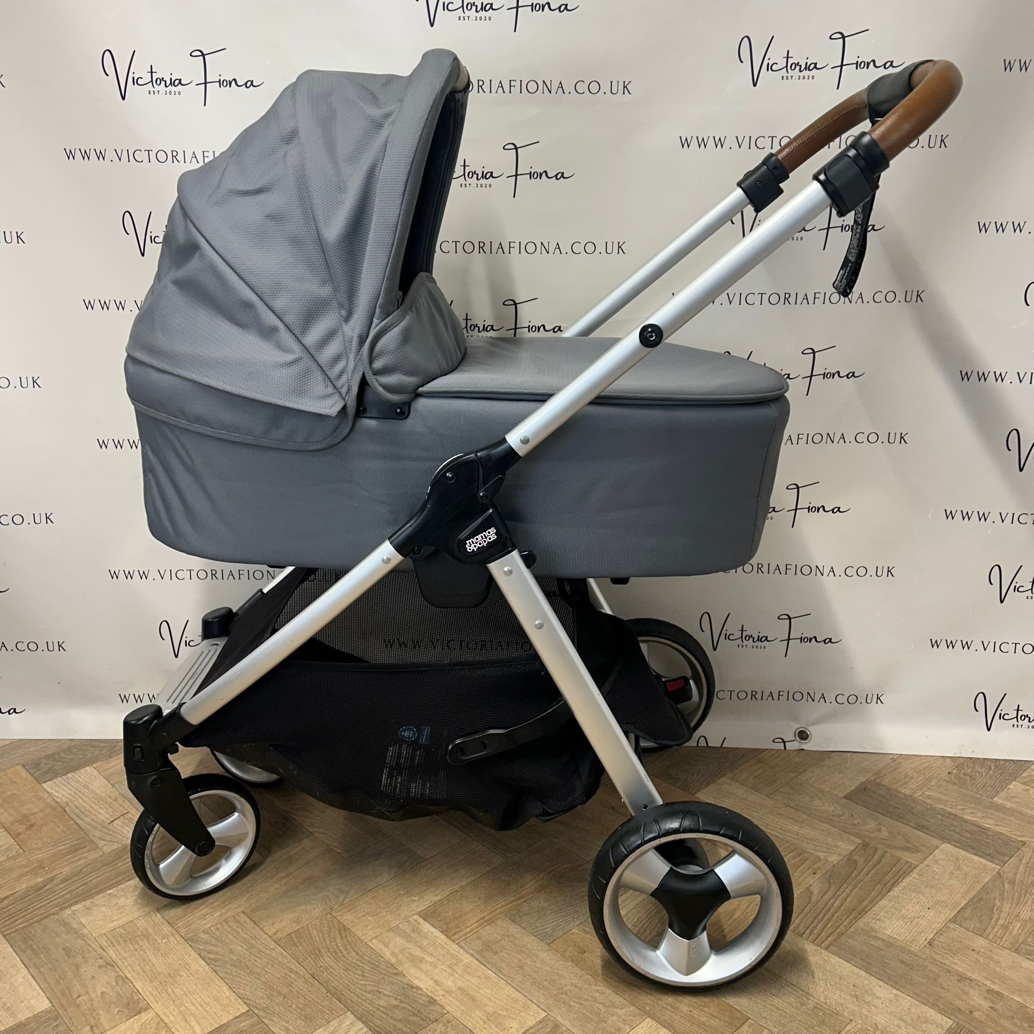 PRELOVED Mamas And Papas Flip xt2 Pushchair Travel System - Fossil Grey ...