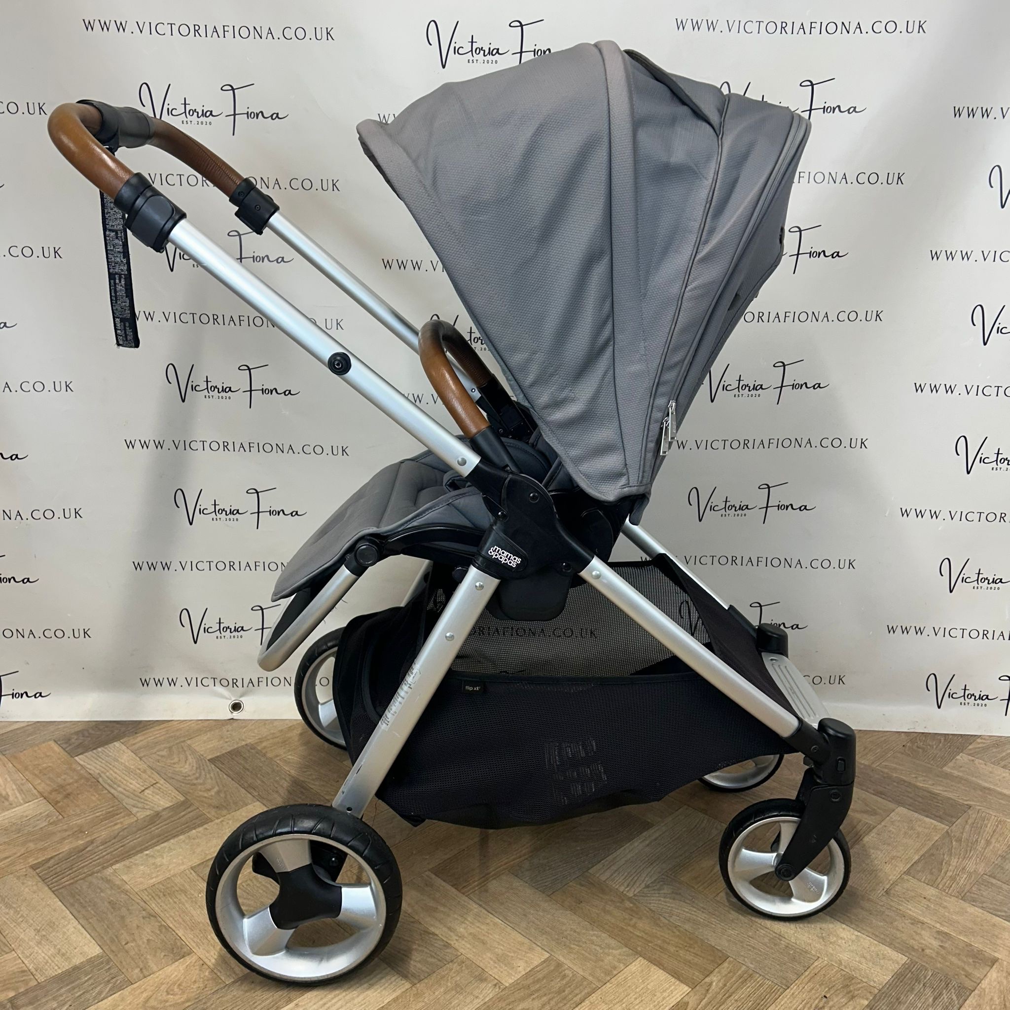 PRELOVED Mamas And Papas Flip xt2 Pushchair Travel System - Fossil Grey ...