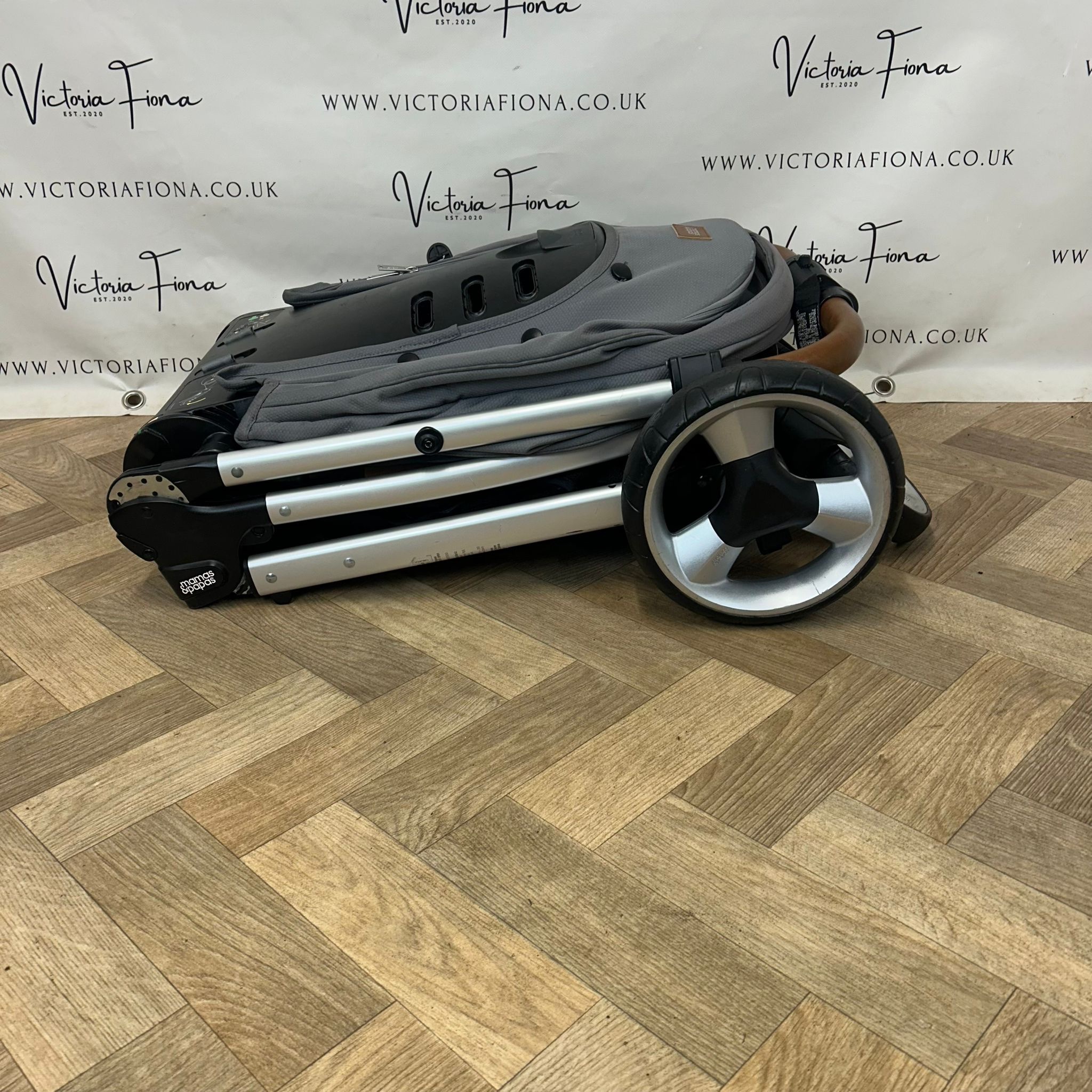 PRELOVED Mamas And Papas Flip xt2 Pushchair Travel System - Fossil Grey ...