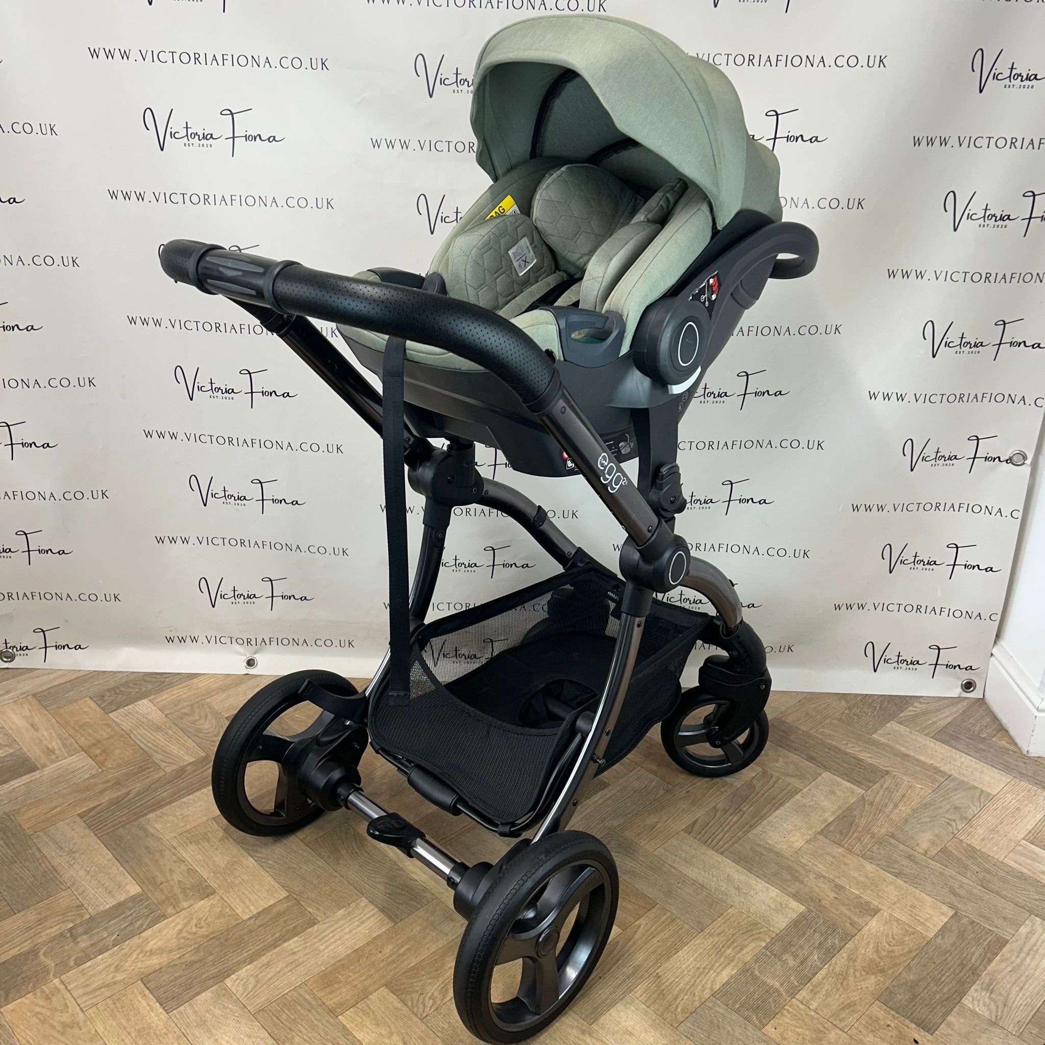 PRELOVED Egg2 Complete Travel System - Seagrass Green - Victoria Fiona