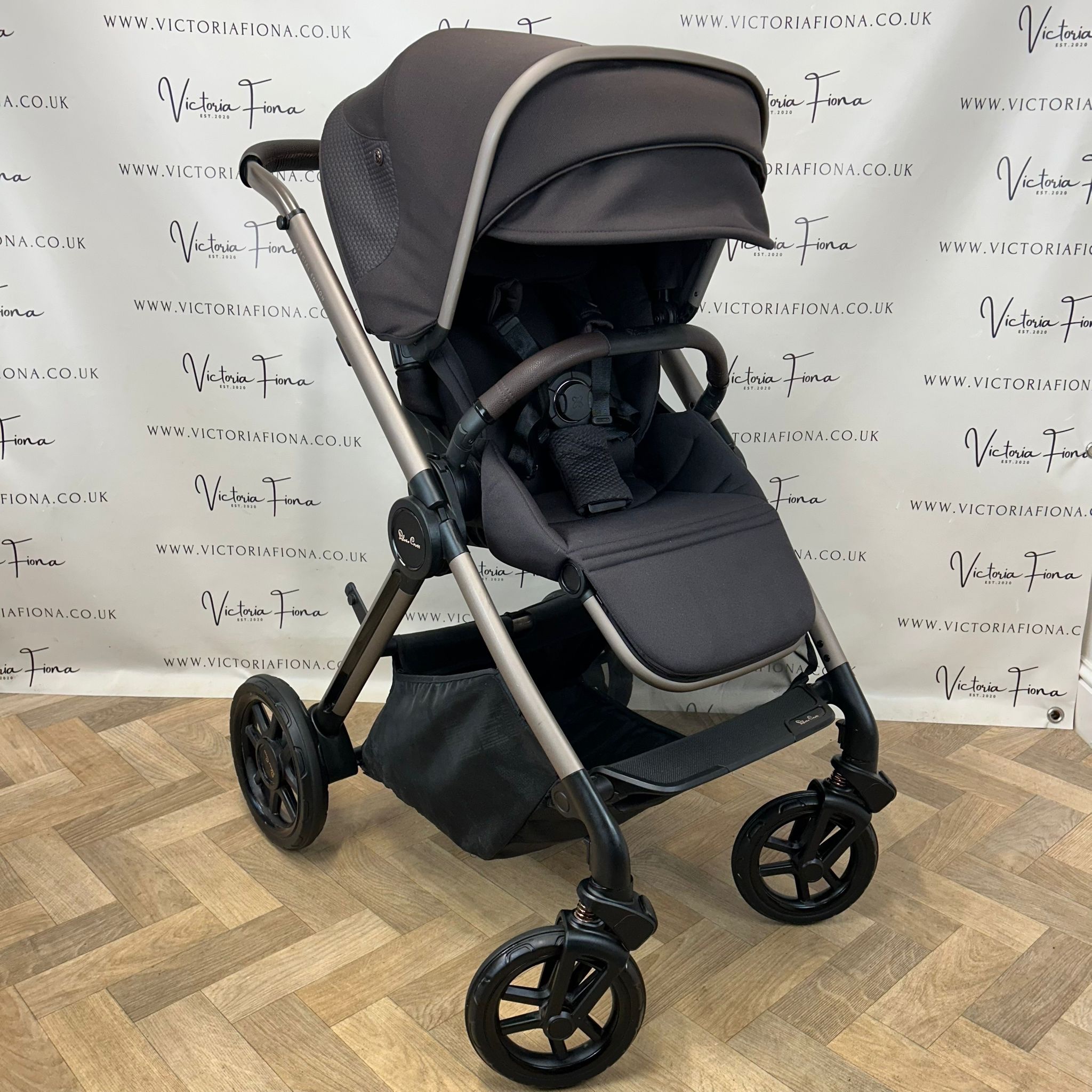 PRELOVED Silver Cross Reef 2 Carrycot & Pushchair - Ganache - Victoria ...