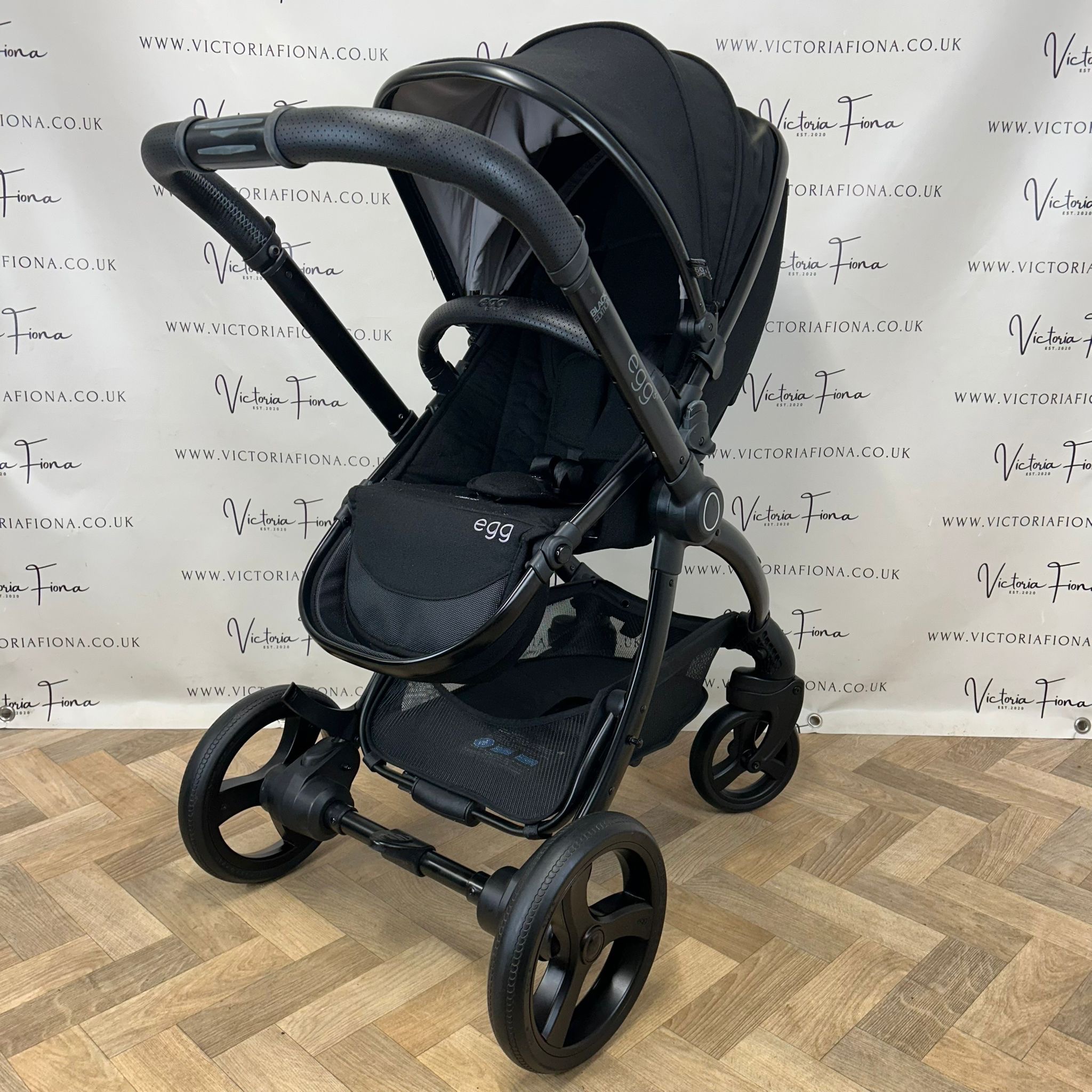 PRELOVED Egg 3 Pushchair & Carrycot - Black Edition - Victoria Fiona